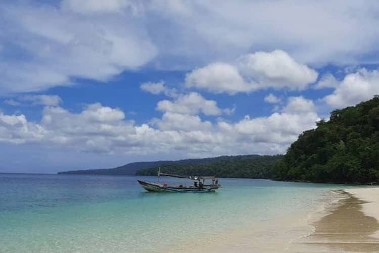 Kedung Biru Banyuwangi: The Blue Lagoon van Java - TIMES Indonesia
