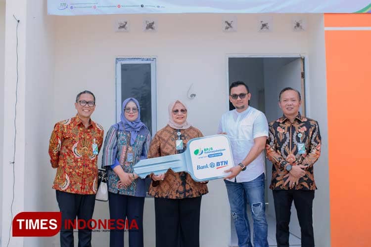 Dapat Fasilitas MLT, 200 Pekerja di Gresik Bisa Punya Rumah - TIMES ...