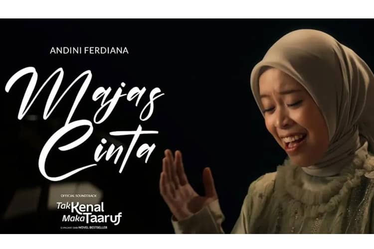 Andini Ferdiana, New Shining Soundtrack Singer of UIN Malang - TIMES ...