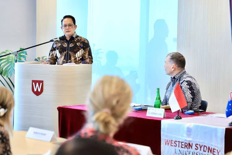 Pj Gubernur Adhy Resmikan Western Sydney University di Surabaya - TIMES ...