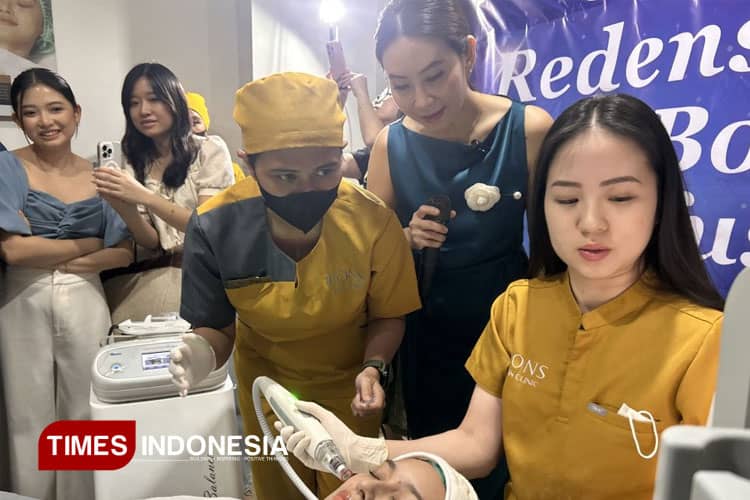 Eons Redensity Glow Booster Infusion, Kembalikan Skin Barrier Tanpa ...